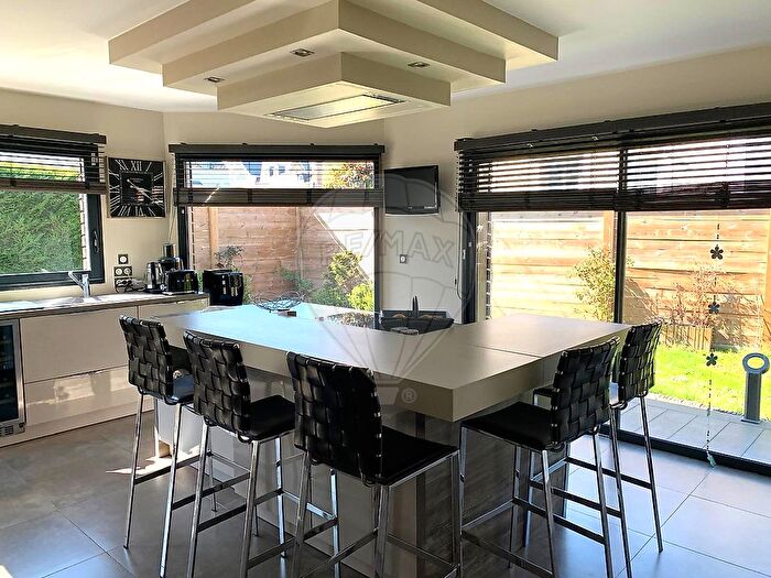 Maison à vendre - Le Mesnil-Esnard - 10 pièces - 5 chambres