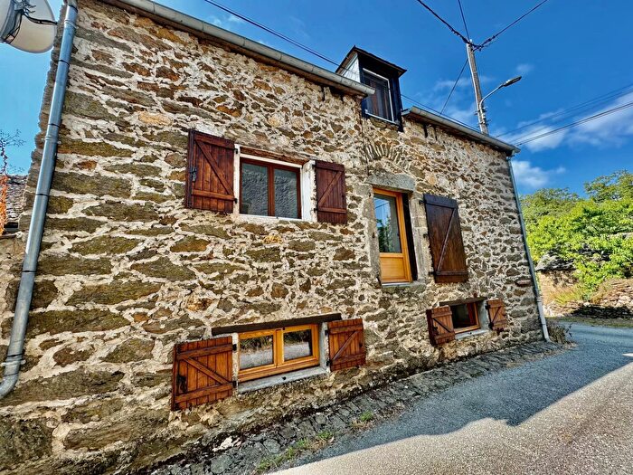 Maison à vendre - La Salvetat-Peyralès - 5 pièces - 2 chambres