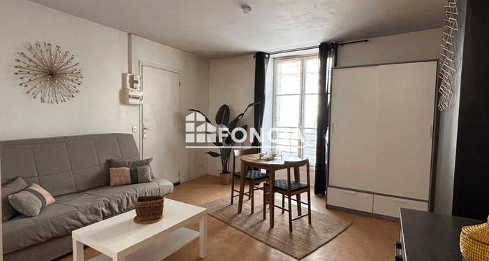 Centre Ville, Étampes : Appartement 1 pièce à louer
