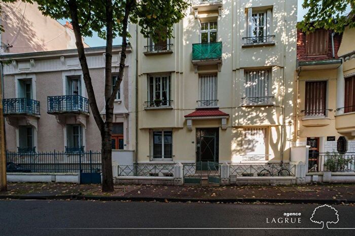 Appartement à louer - Les Bains-République, Vichy - 2 pièces - 1 chambre