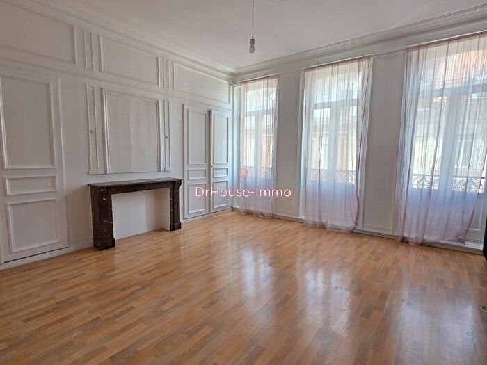 Appartement 4 pièces à Lille, Centre-ville, Euralille, à louer