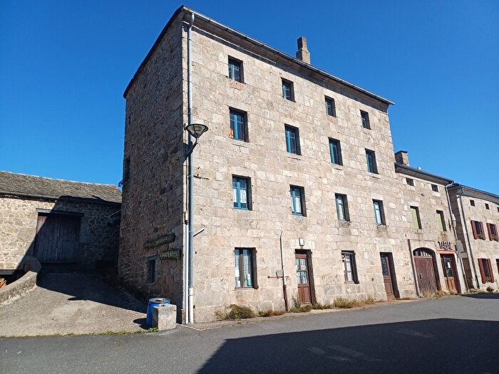 Maison à vendre - Le Mas-de-Tence - 6 pièces