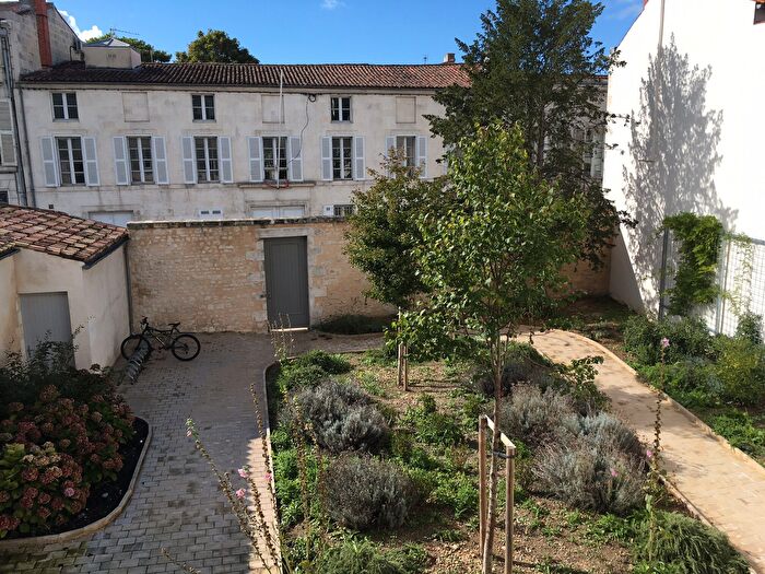 Appartement à louer - La Rochelle - 4 pièces - 3 chambres