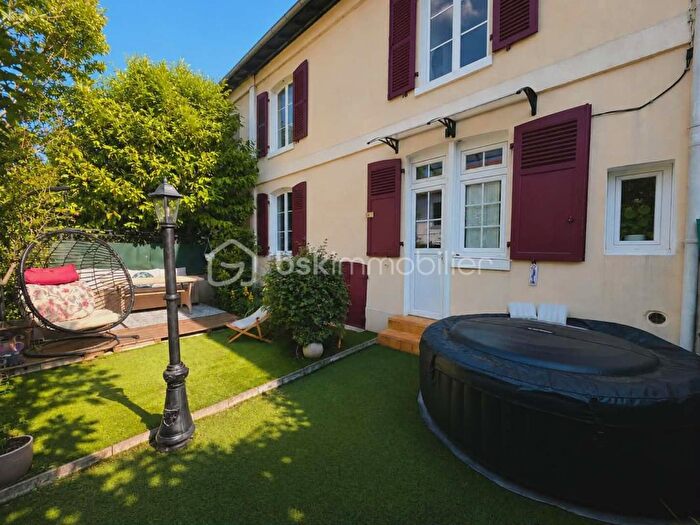Maison 5 pièces à Champs-sur-Marne, Centre-ville, à vendre