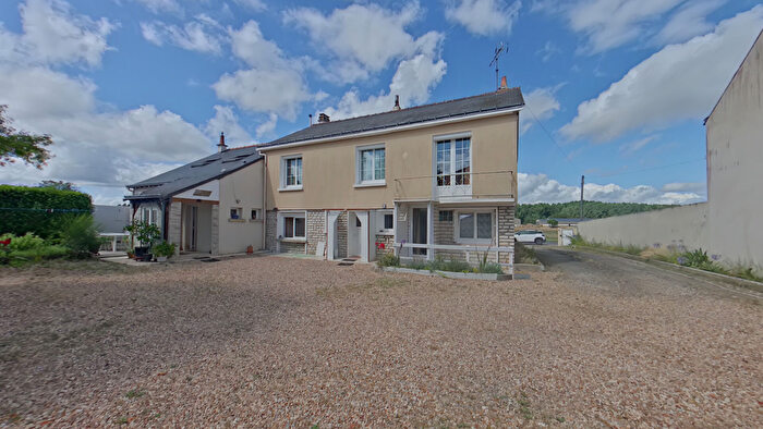 Maison à vendre - Cinais - 8 pièces - 5 chambres