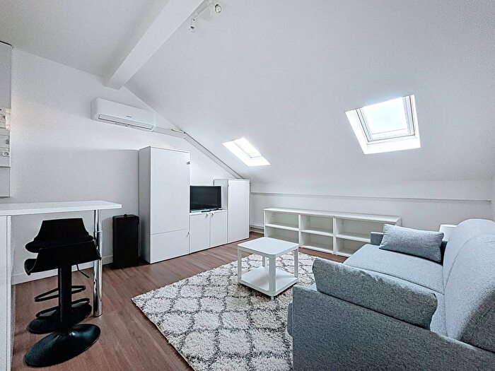 Haut-Rhele Venizelos Saint Victor, Montigny-lès-Metz - Appartement 1 pièce à louer
