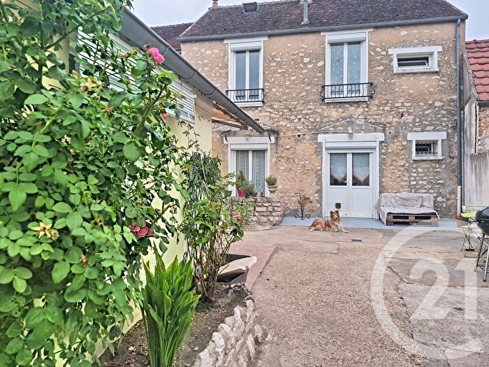 Maison 5 pièces à Dordives, à vendre