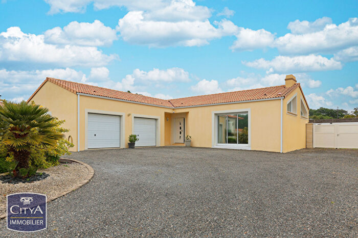 Maison 6 pièces à vendre à Saint-Michel-Chef-Chef