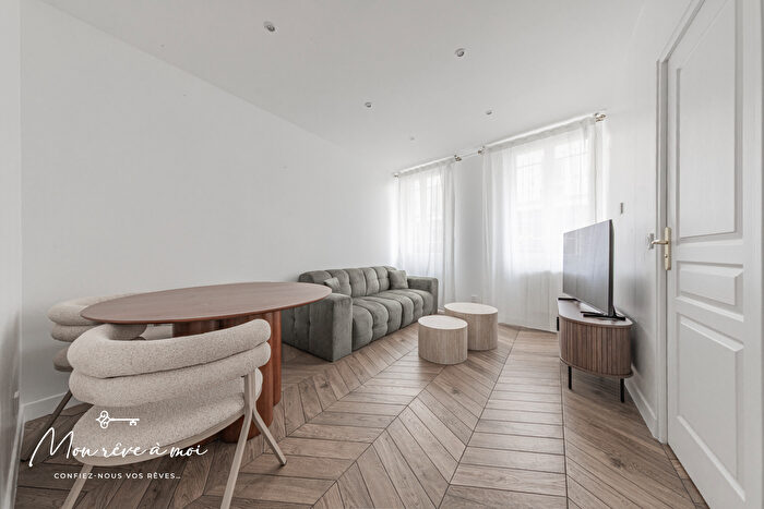 Appartement à vendre - Paris e , Belleville, Saint-Maur - 2 pièces - 1 chambre