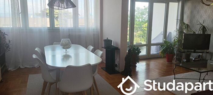 Appartement à louer - Chantegrillet, Sainte-Foy-lès-Lyon - 1 pièce - 1 chambre