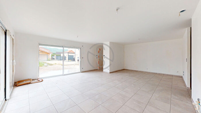 Maison 4 pièces à Saint-Siméon-de-Bressieux, à vendre