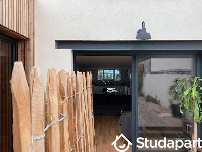 Appartement à louer - Saint Augustin, Tauzin, Alphonse Dupeux, Bordeaux - 1 pièce - 4 chambres