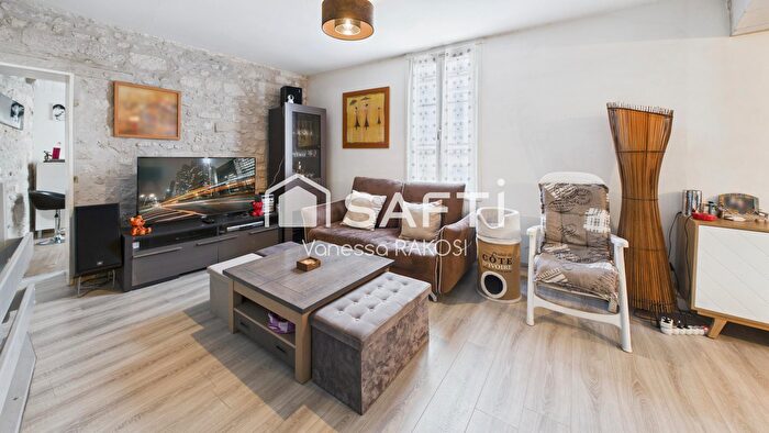 Maison à vendre - Saintes, Centre-ville - 6 pièces - 3 chambres