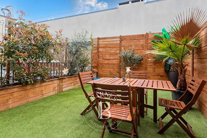 Appartement à louer - Paris e , République, Saint-Ambroise - 4 pièces - 3 chambres