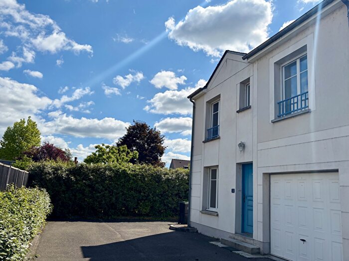 Orléans, Soleil Levant, Champ de Mars : Maison 4 pièces à vendre