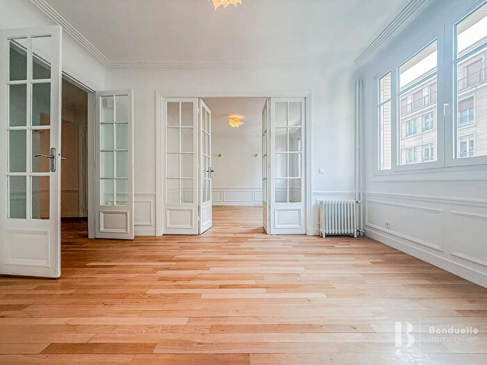 Paris 16ème, Passy, Maison de la Radio, Muette-Sud : Appartement 6 pièces à louer