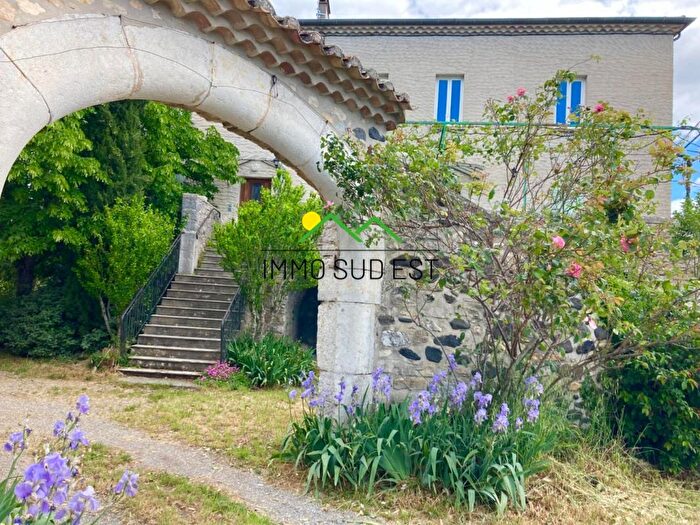 Rochecolombe : Appartement 4 pièces à vendre