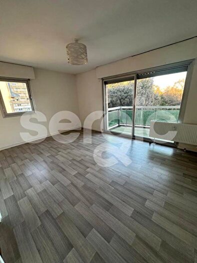 Appartement à louer - Bois dAmour-Porte de Paris-Courlancy, Reims - 1 pièce