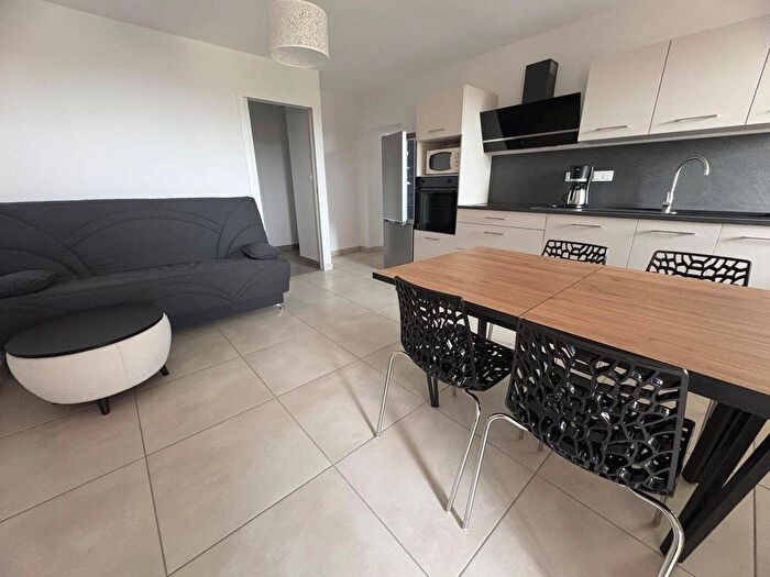 Appartement à louer - Levigny-Le Bourg, Charnay-lès-Mâcon - 2 pièces - 1 chambre