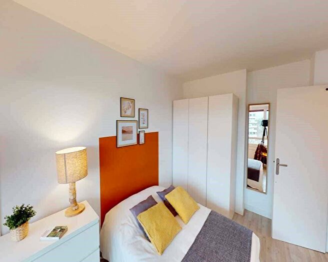 Appartement à louer - Parc-La Boule- Champs Pierreux, Nanterre - 1 pièce