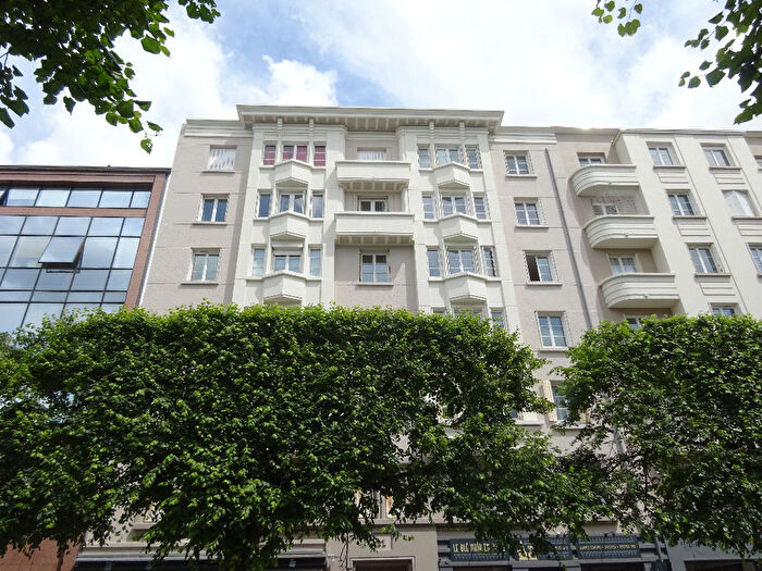 Appartement à vendre - Quartiers Centre, Colombier - 2 pièces - 1 chambre