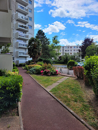 Appartement à louer - Marly-le-Roi, Montval, Côteaux - 1 pièce
