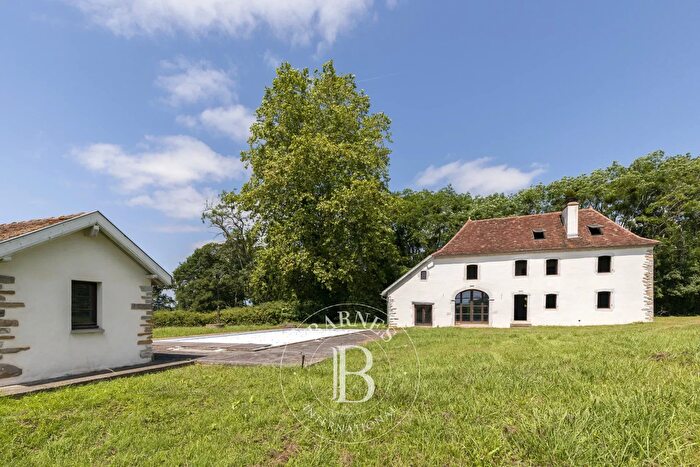 Maison 9 pièces à vendre - Sauveterre-de-Béarn