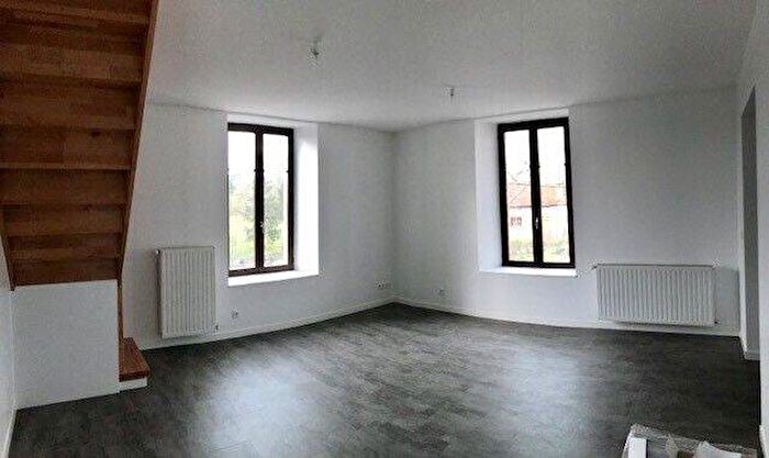 Moncel-sur-Seille : Appartement 4 pièces à louer