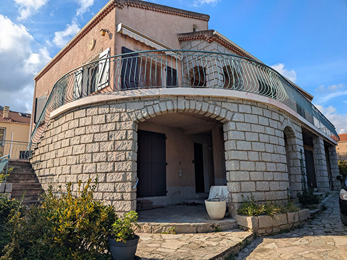 Maison à vendre - Biguglia - 8 pièces - 4 chambres