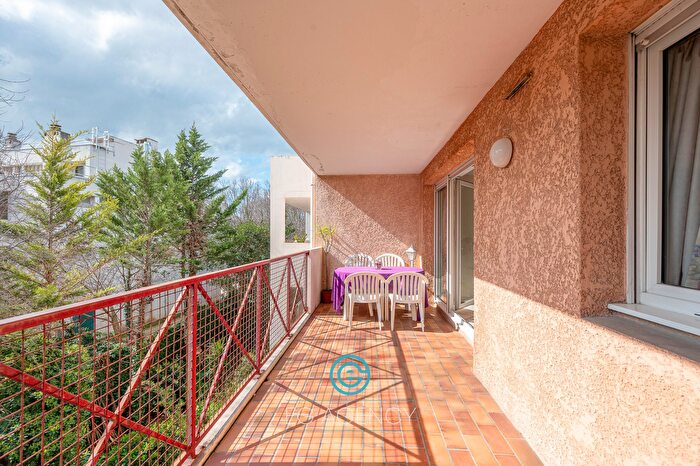 Appartement à vendre - Marseille e , Saint-Tronc - 5 pièces - 4 chambres