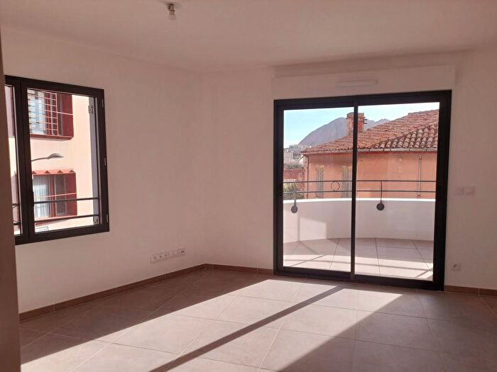 Appartement 3 pièces à La Ciotat, Centre-ville, à louer