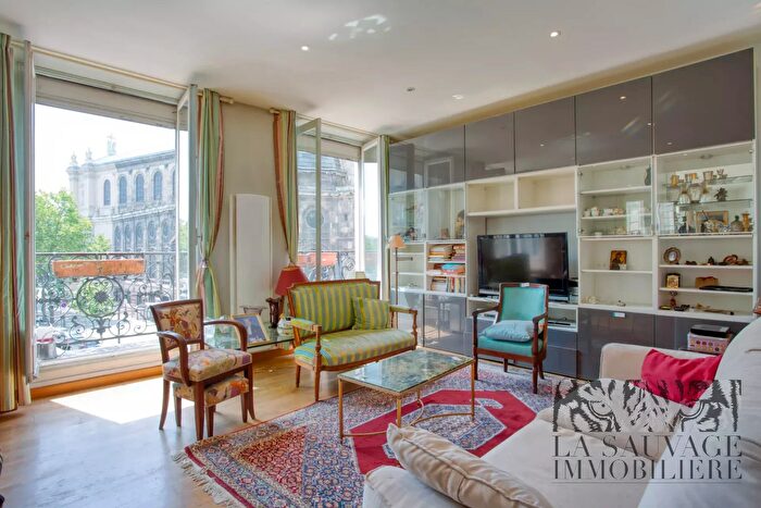 Paris 8ème, Mairie - Appartement 3 pièces à vendre