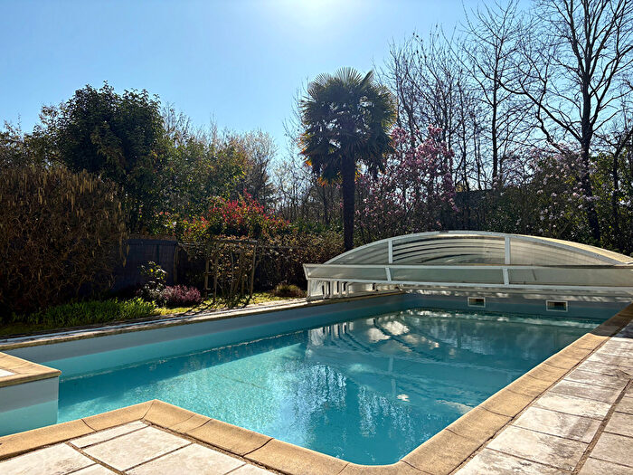 Maison à vendre - Saint-Cyr-sur-Loire, La Ménardière - 8 pièces - 6 chambres