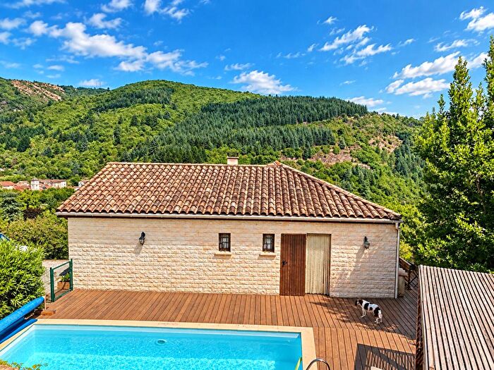 Aulas : Maison 10 pièces à vendre