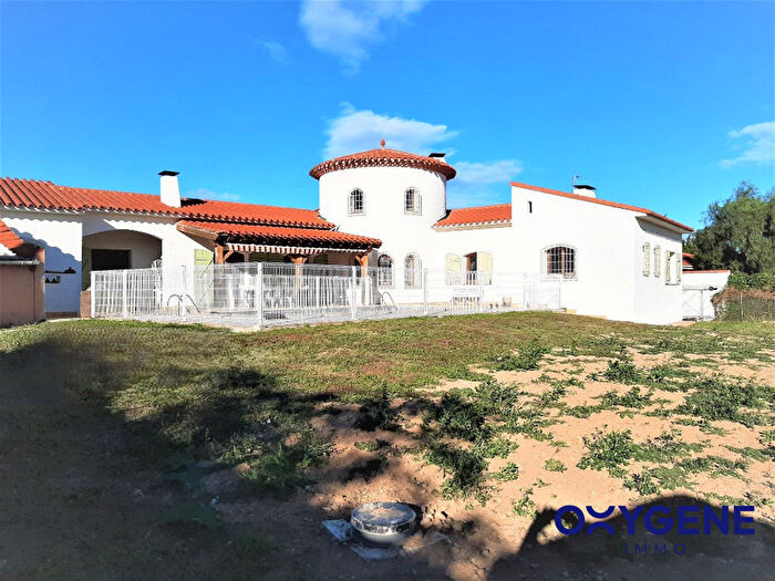 Maison à vendre - Saint-Féliu-dAvall - 10 pièces - 6 chambres