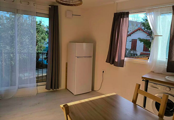 Appartement à louer - Villejuif, Louis Aragon, Vaux de Rome - 1 pièce