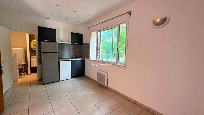Appartement 1 pièce à louer - Châteauneuf-le-Rouge