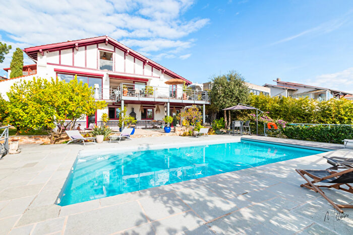 Maison à vendre - Biarritz, Milady, Colline, Beaurivage - 8 pièces - 5 chambres