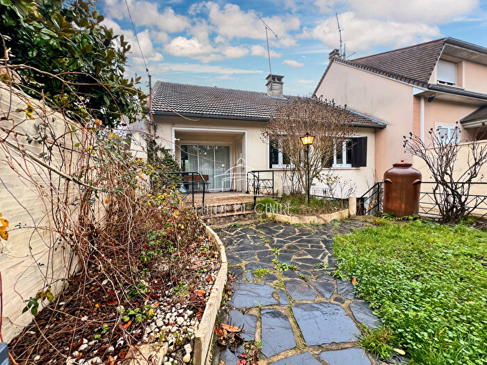 Maison à vendre - Villeneuve-le-Roi, Faisanderie - 6 pièces - 4 chambres