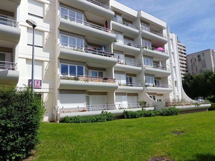 Appartement à louer - Les Hautes Varennes, Boissy-Saint-Léger - 2 pièces - 1 chambre