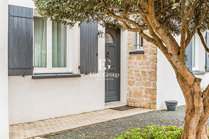 Maison à vendre - Port-des-Barques - 6 pièces - 4 chambres