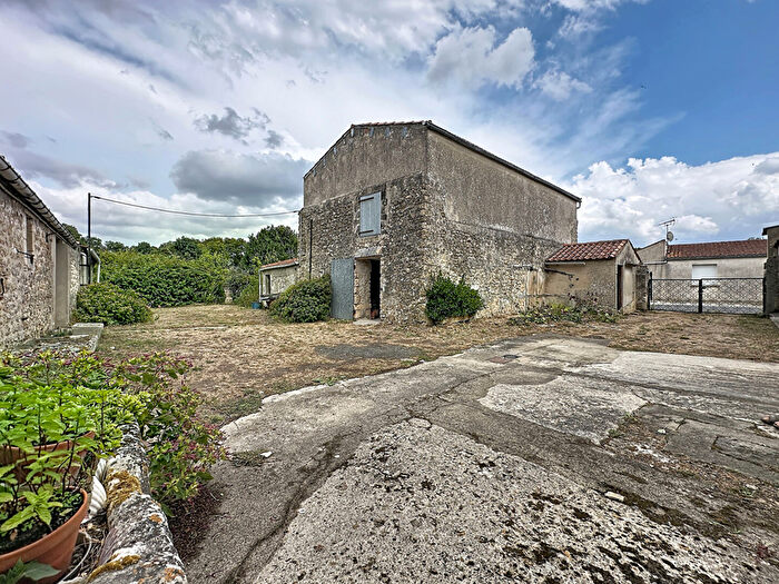 Maison 3 pièces à Saint-Laurent-de-la-Prée, à vendre
