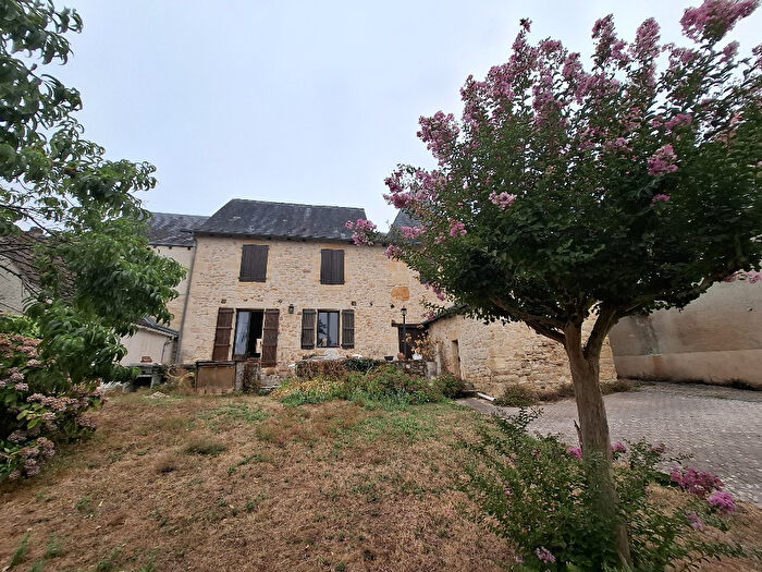 Beauregard-de-Terrasson : Maison 7 pièces à vendre
