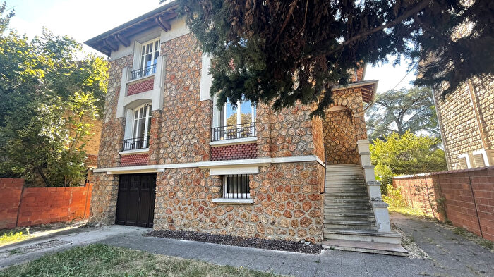 Maison 5 pièces à louer à Enghien-les-Bains