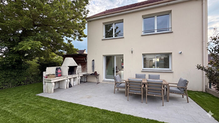Corbeil-Essonnes, Pressoir, Prompt : Maison 5 pièces à vendre