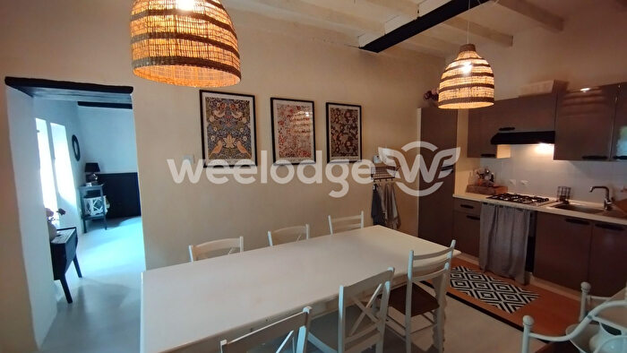 Maison à vendre - Ruffec - 5 pièces - 3 chambres