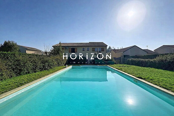 Maison à vendre - La Chapelle-de-Guinchay - 8 pièces - 5 chambres