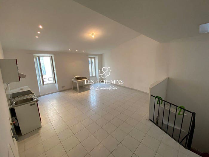 Appartement 2 pièces à Village Ouest, Trets, à louer