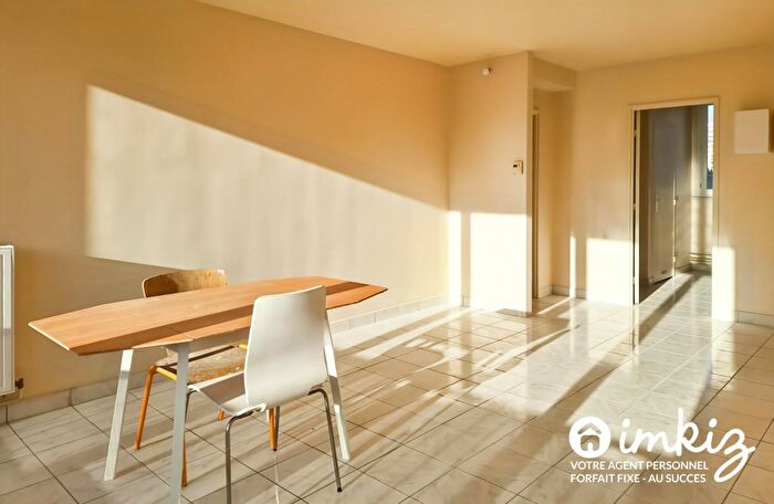 Appartement à louer - Vitry-sur-Seine, Huit Mai - 4 pièces - 2 chambres