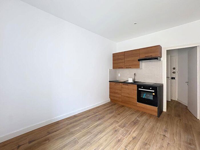 Appartement à louer - Les Salins, Clermont-Ferrand - 1 pièce - 1 chambre
